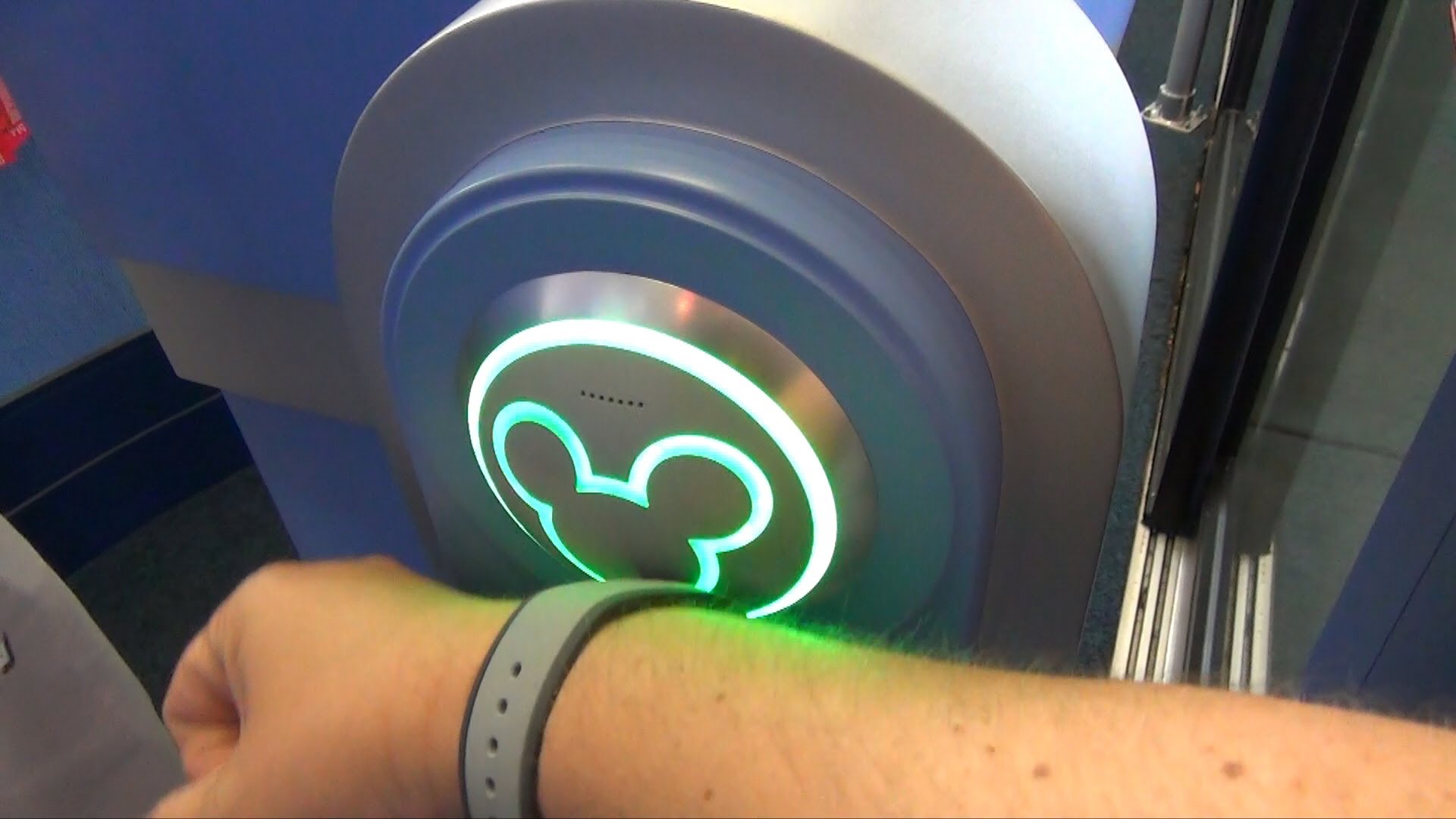 Top 5 Wearables Facilitating Contactless Payments » The Merkle News